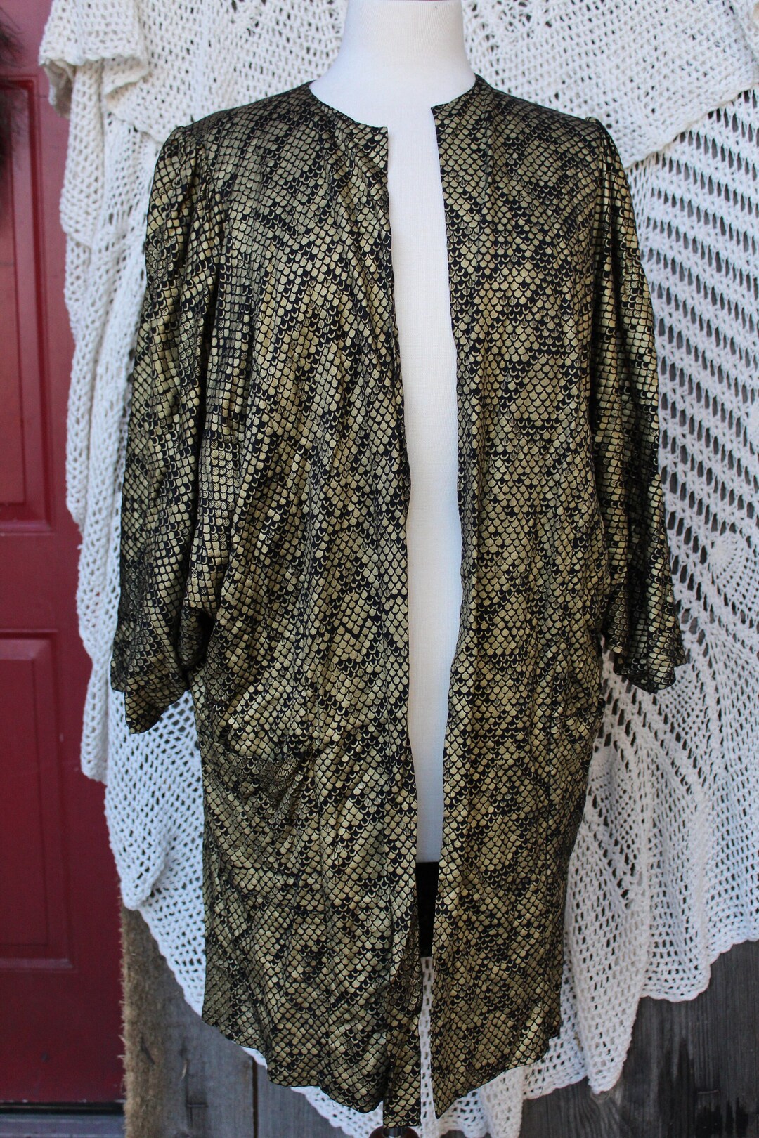Ladies 80s Flashy Gold Tone, Black Jacket/vintg Puffy Batwing Sleeve ...
