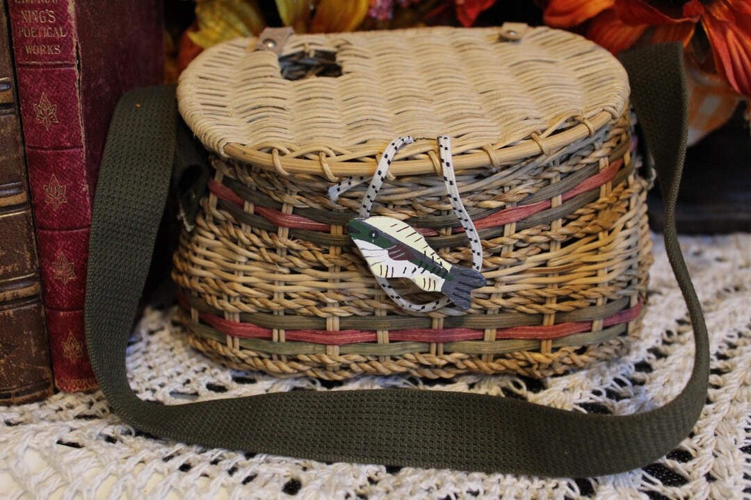VNTG Decorative Fishing Creel, 90's Wicker Fishing Creel Decor Gift ...