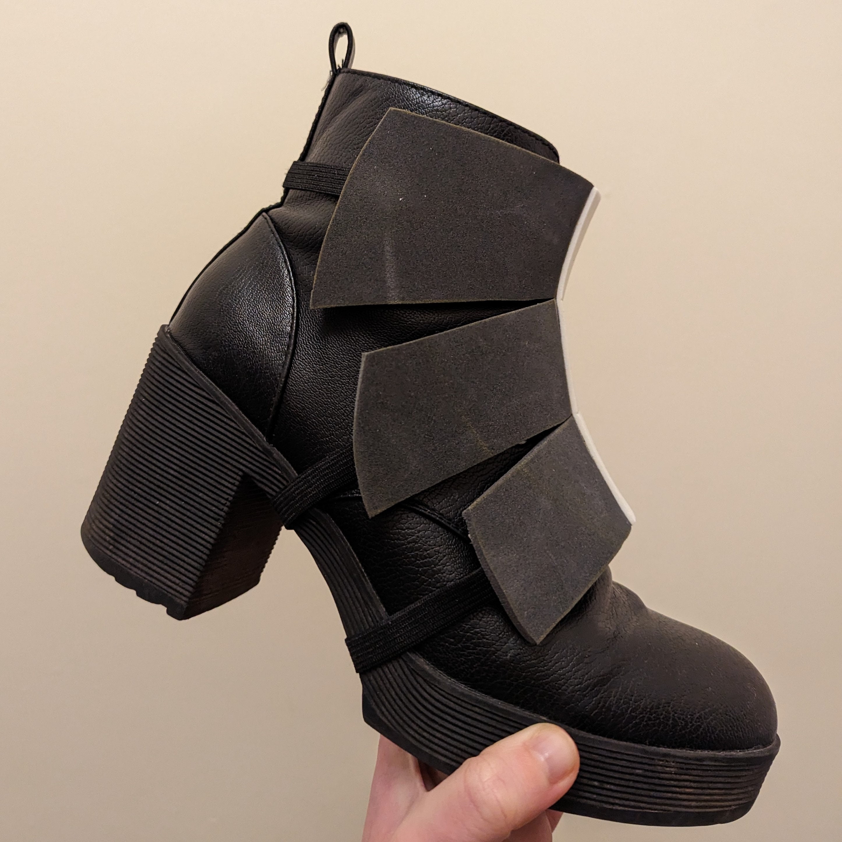 Wonder Woman Foam Armour Pattern Tiara, Armband, Legs, Bracers and ...