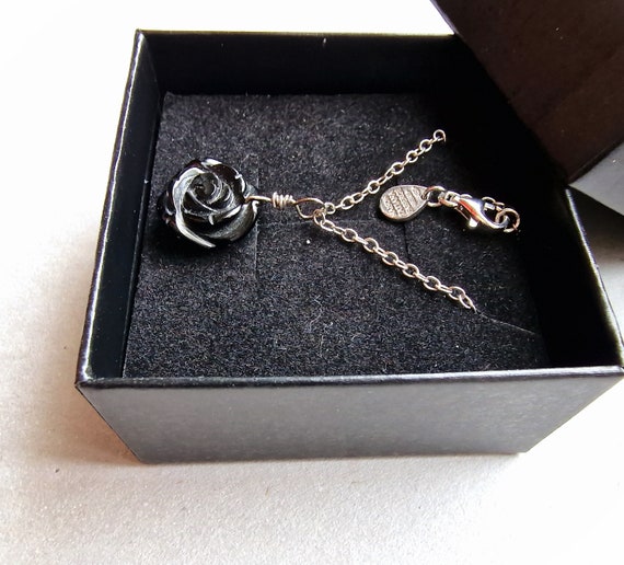 Fabergé The Black crystal Rose, sterling silver neck… - Gem
