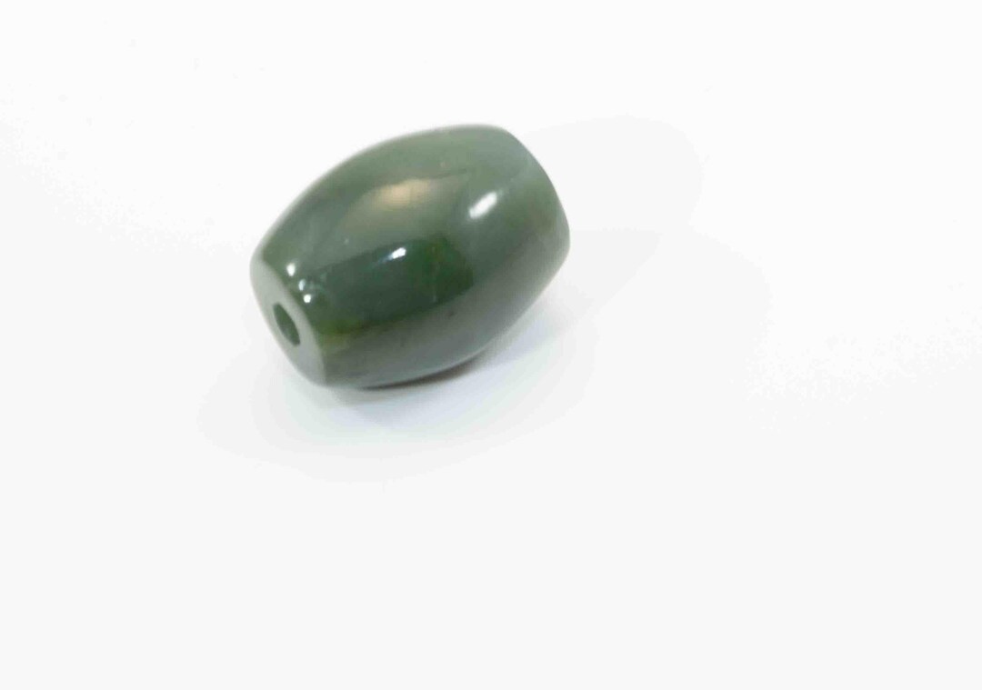 Handmade Washington Nephrite Jade Barrel Bead – Chatoyant Green - Etsy
