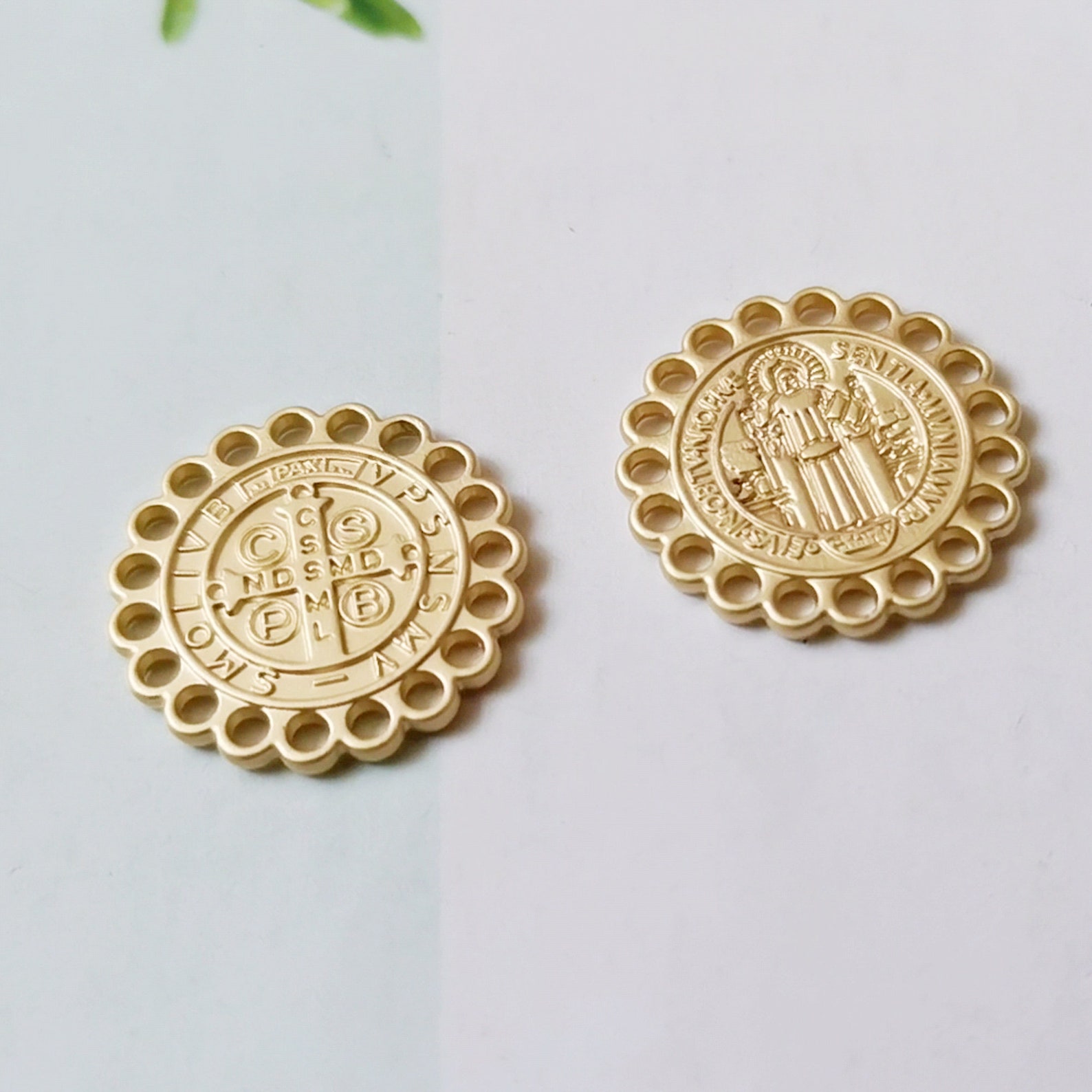 10pcs Matt Gold Plated Round Circle Charm Alloy Charm - Etsy