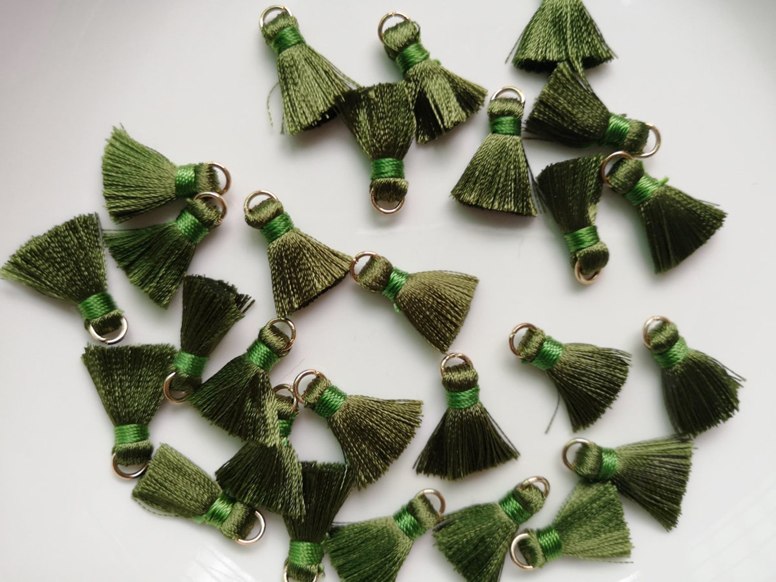 10pcs Army Green Silk Tassels,tiny Silk Tassels,2cm Silky Thread ...
