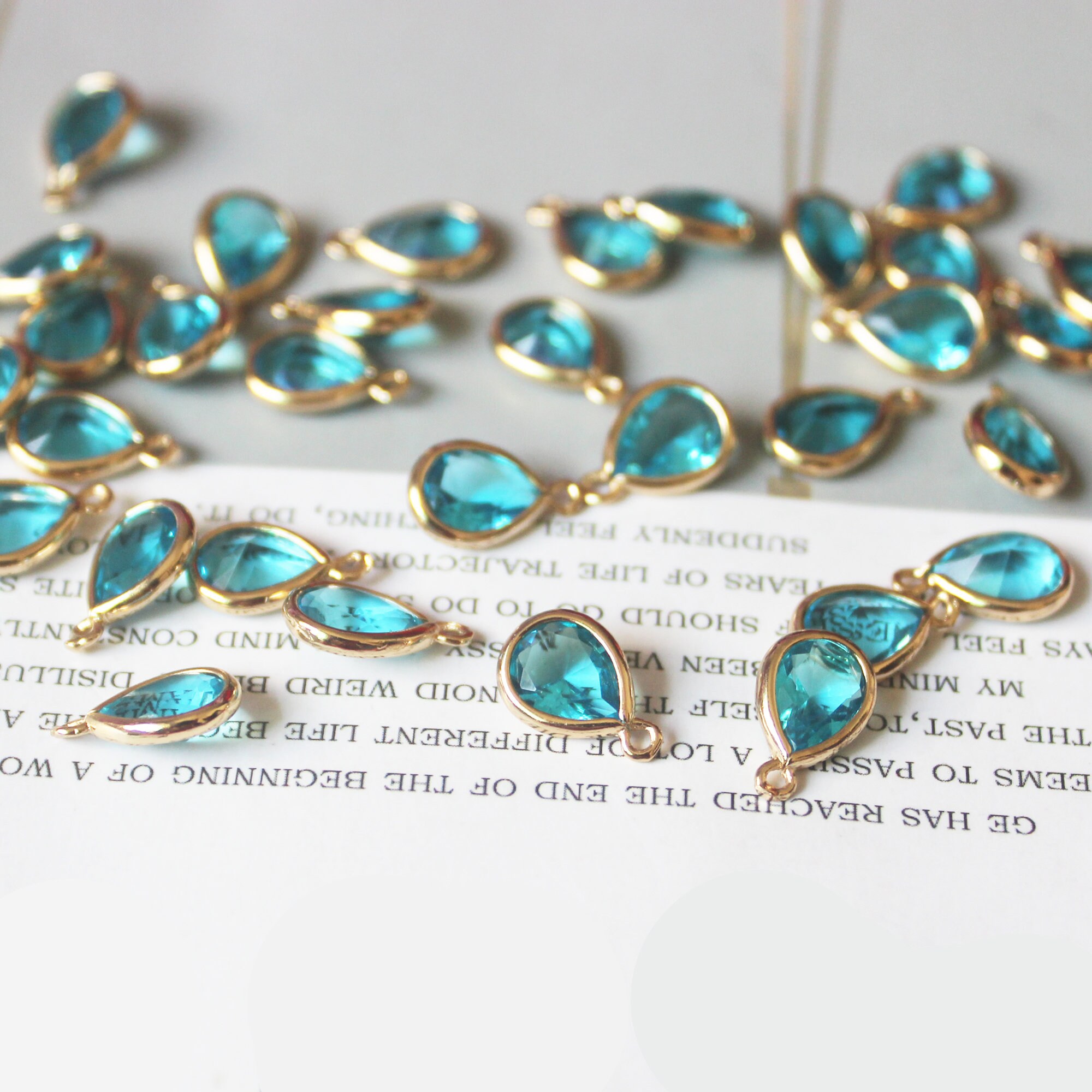 10pcs Gold Plated Teardrop Charm, Tiny Mini Glass Charm, Teardrop ...