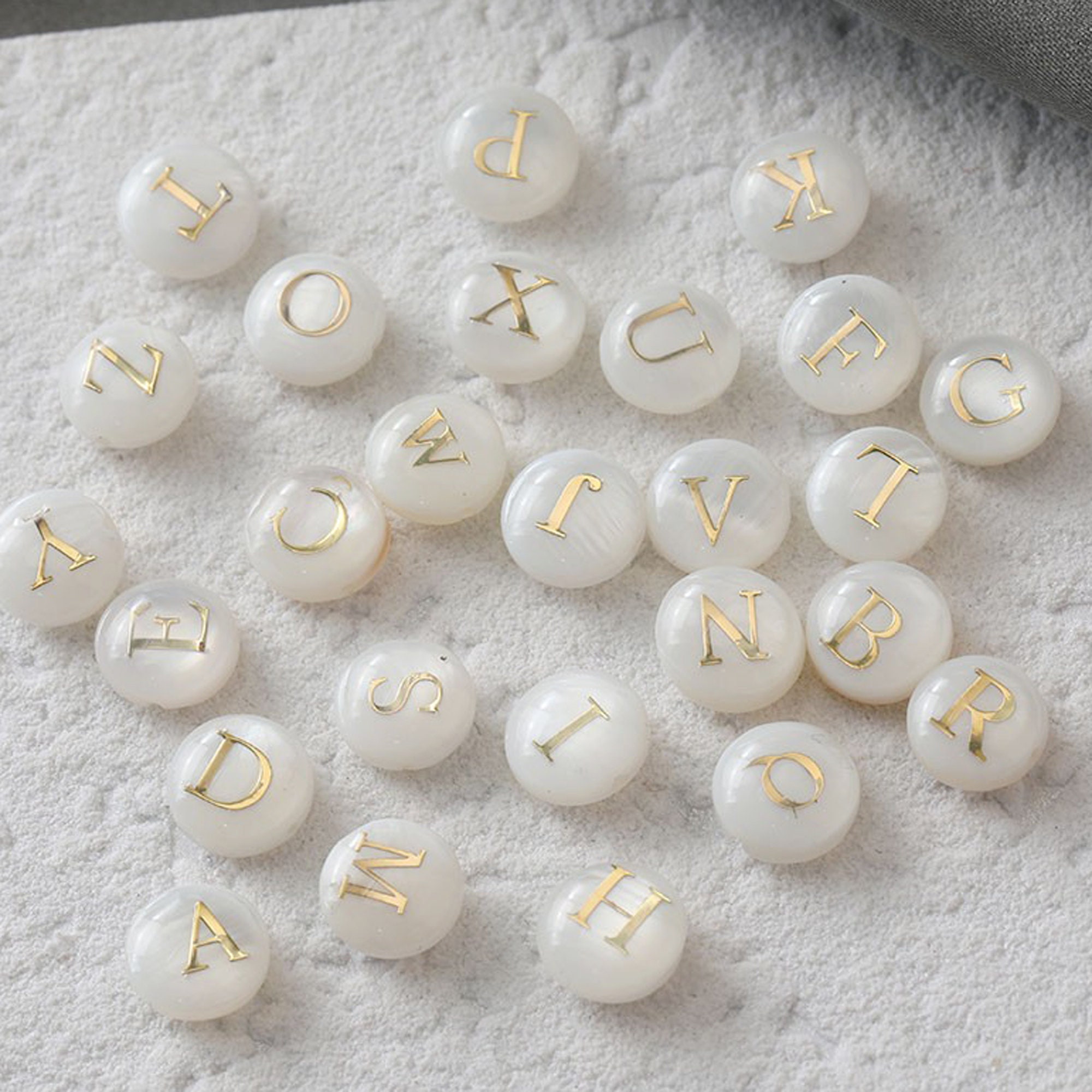 Shell Alphabet Beads, English Letter Beads, Round Coin Letter Charms ...