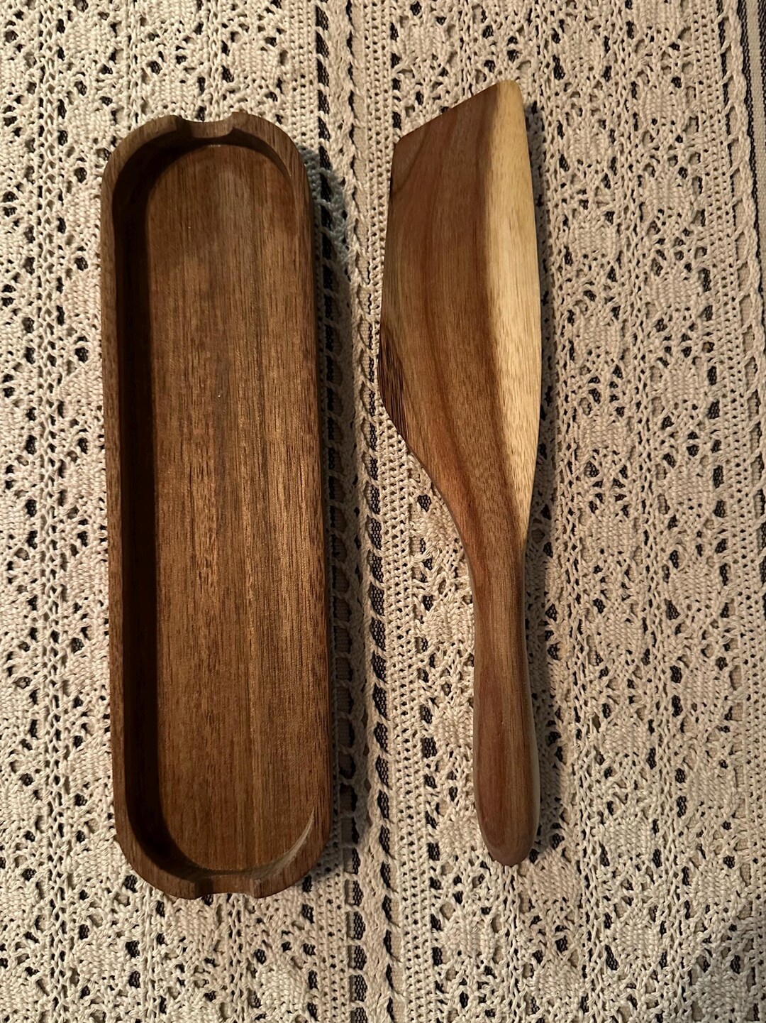 Spurtle: Acacia Spurtle Spoon and Spoon Rest - Etsy