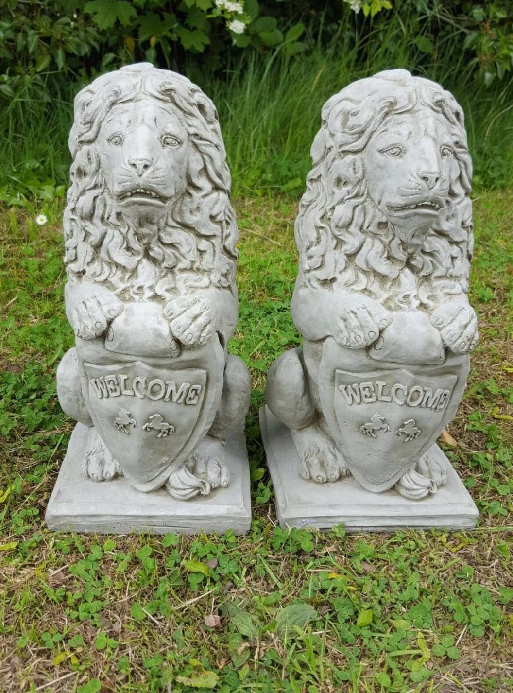 Beautiful WELCOME LIONS with SHIELD Highly Detailed Garden - Etsy.de