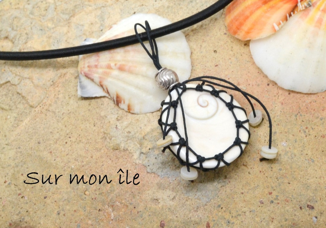 Shell Necklace, Eye of Saint Lucia Pearl Cord Black 46 CMS, Knot ...