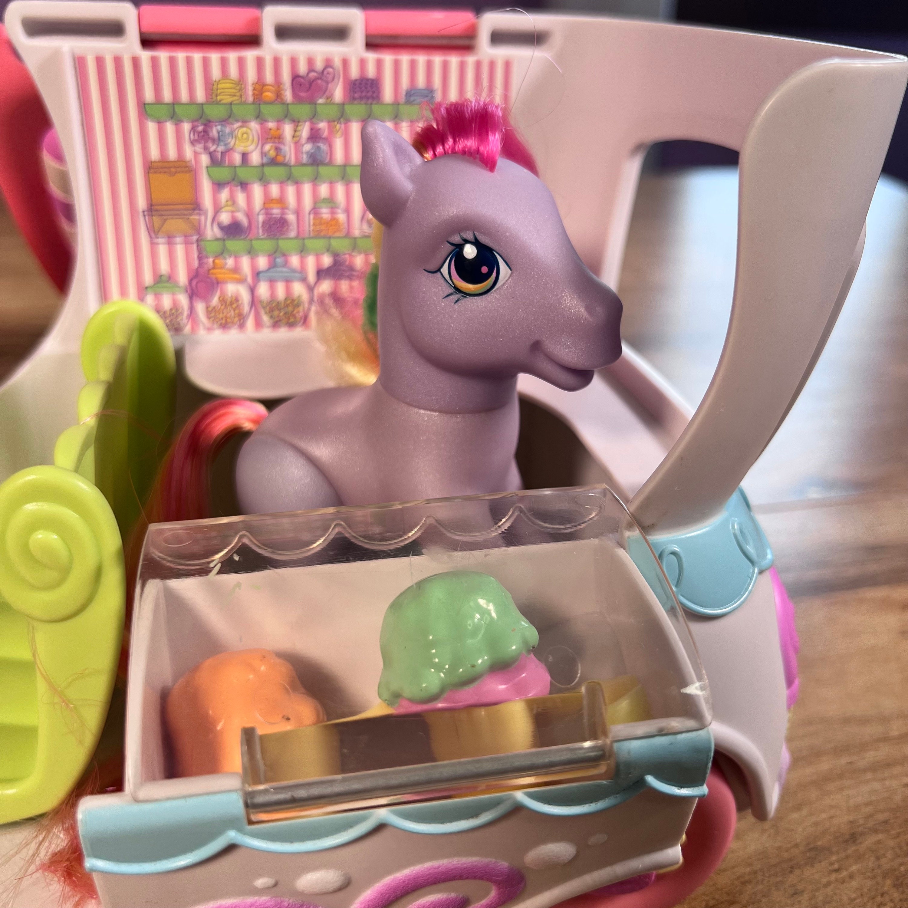 My Little Pony - 2006 G3 - Ice Cream Dream Supreme - Truck & Rainbow ...