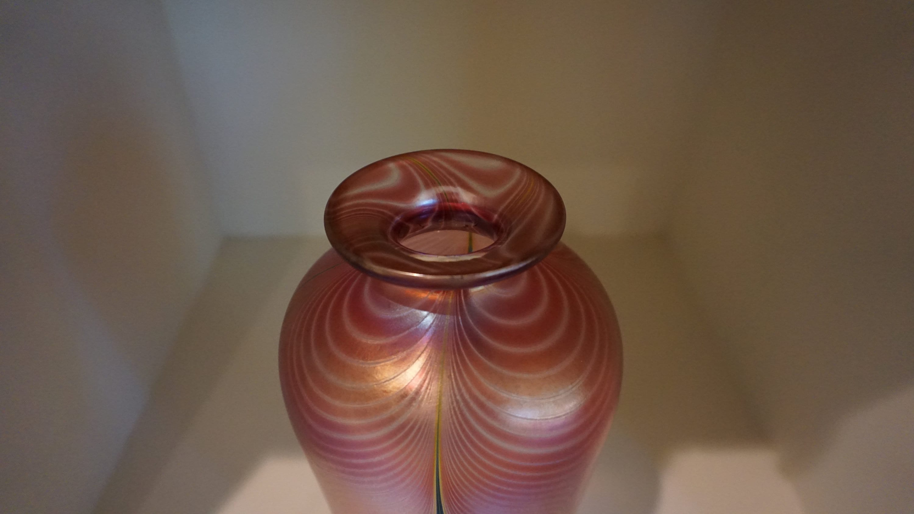 Stuart Abelman Iridescent Art Glass Pulled Feathers Vase, Numbered and ...