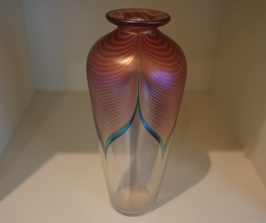 Stuart Abelman Iridescent Art Glass Pulled Feathers Vase, Numbered and ...