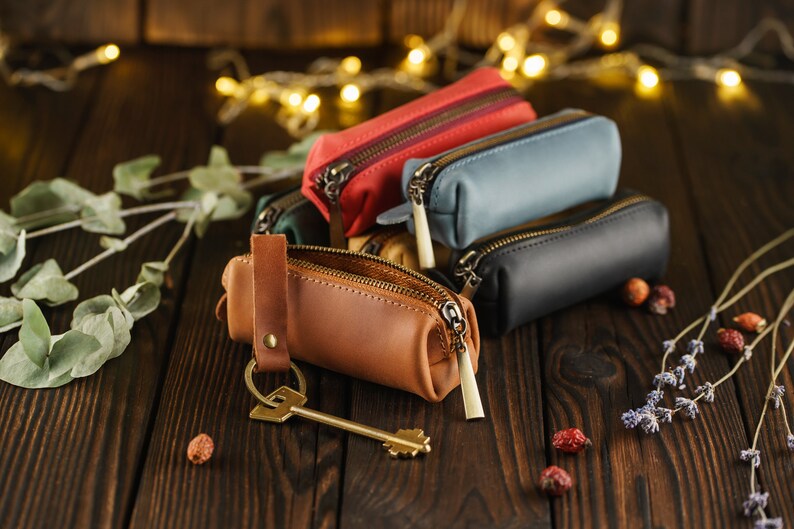 Leather Key Pouch - Personalised Key Holder - Custom Key Case ...