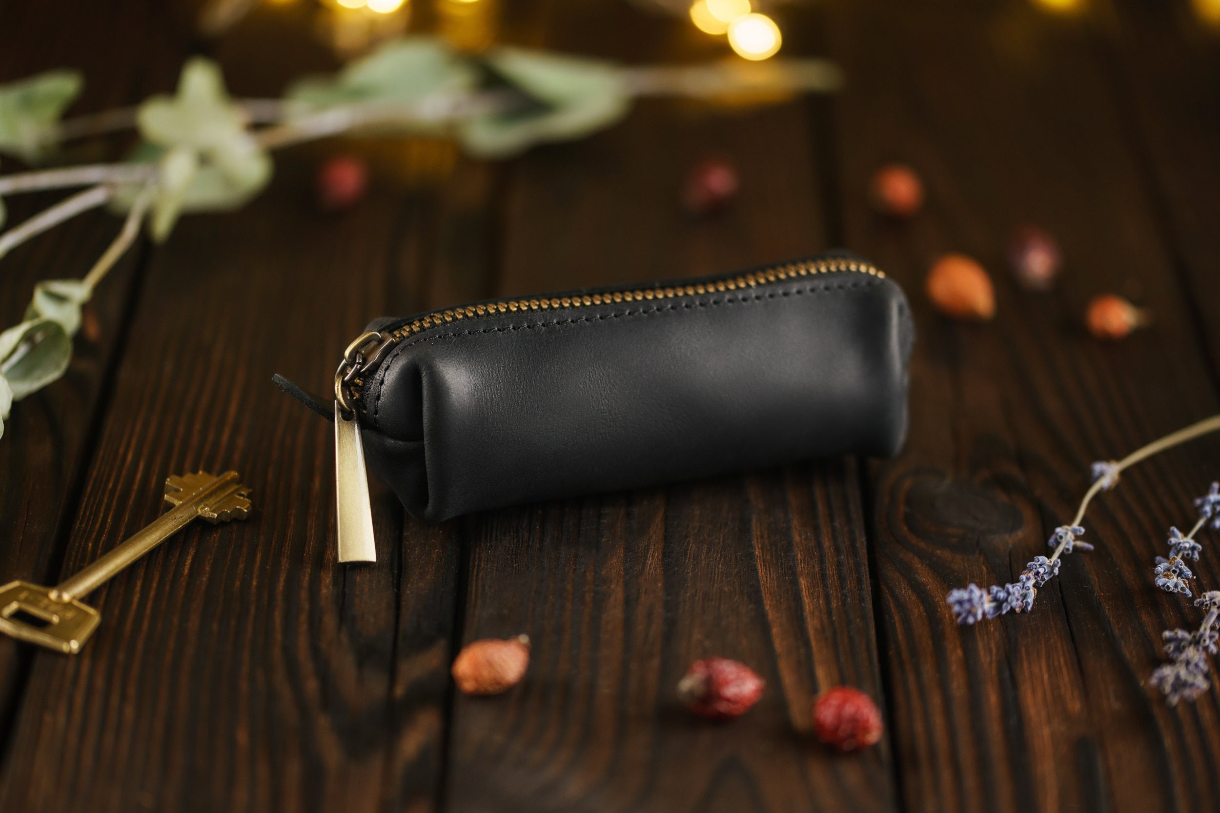 Leather Key Pouch - Personalised Key Holder - Custom Key Case ...