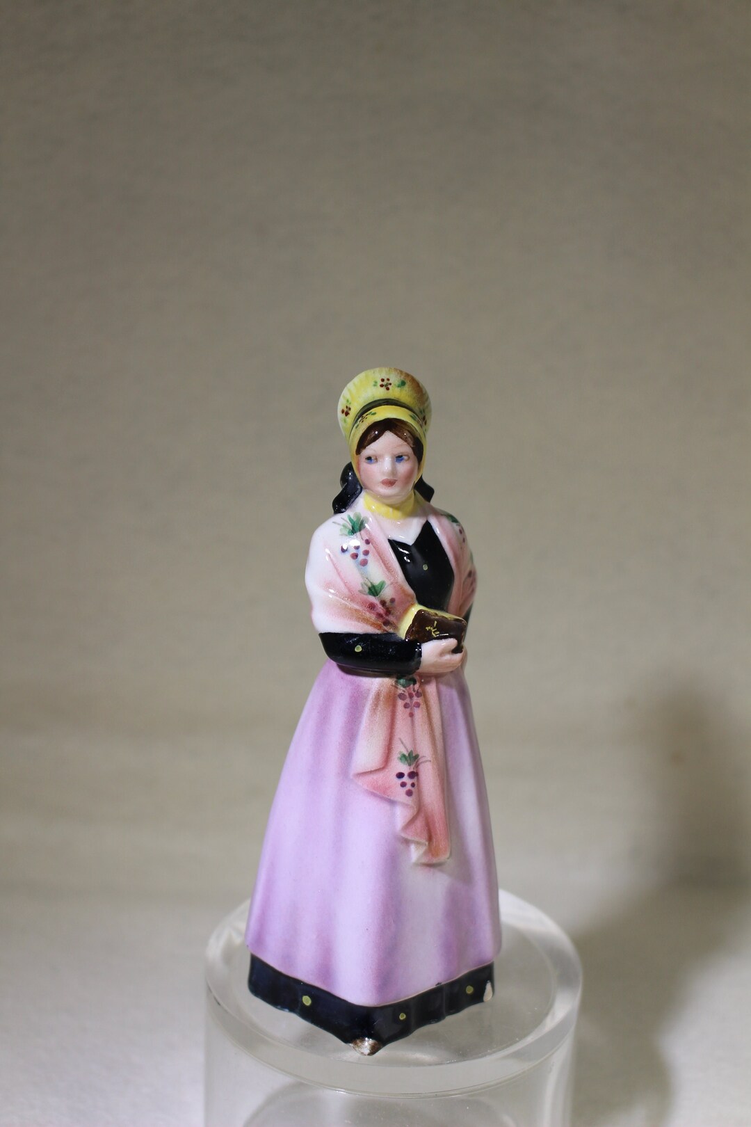 Royal Belvedere Austrian Porcelain Figure Yellow Bonnet Vintage Dakon ...