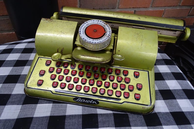 Vintage Berwin Gold Metal Toy Typewriter: Retro Display Model - Etsy