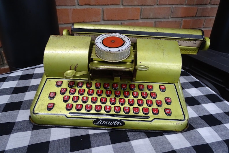 Vintage Berwin Gold Metal Toy Typewriter: Retro Display Model - Etsy