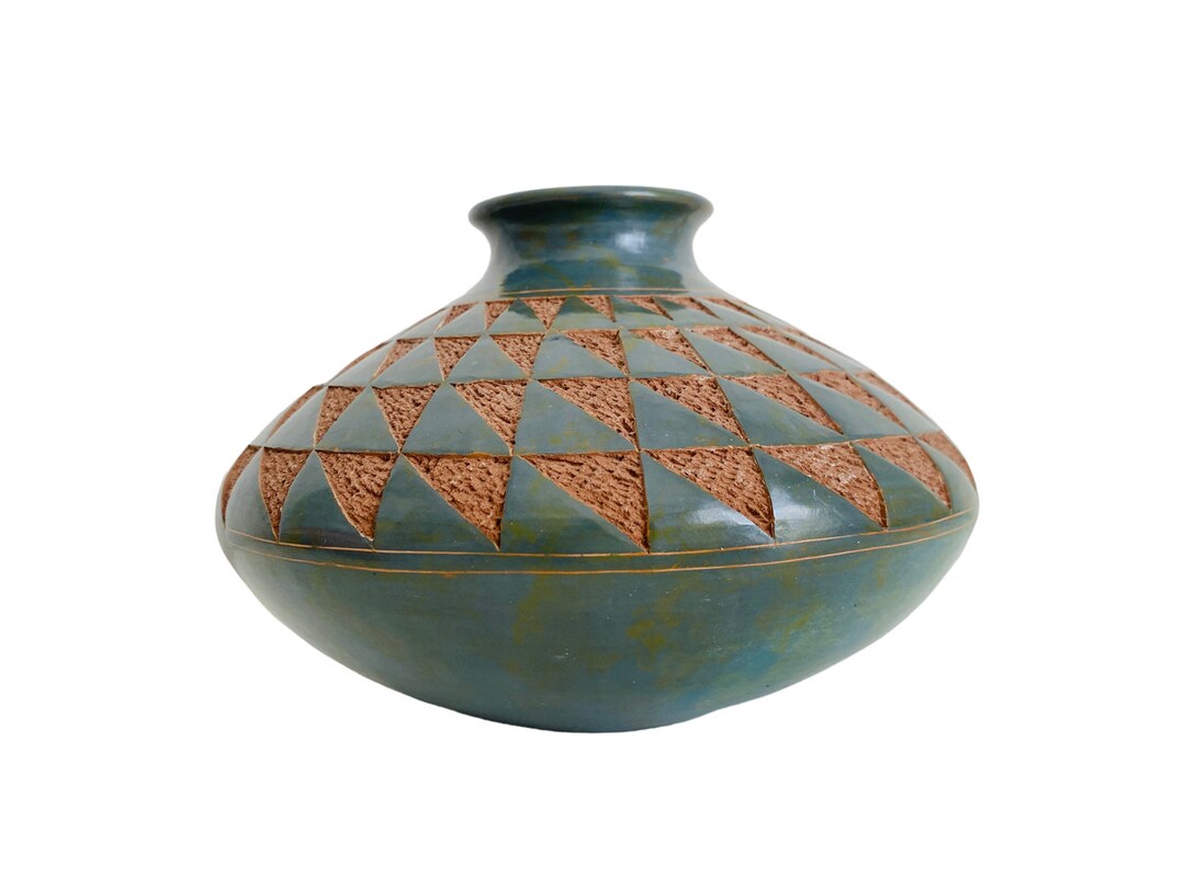 Geometric Sgraffito Technique Green and Terracotta Pottery Vase 6 1/2 ...