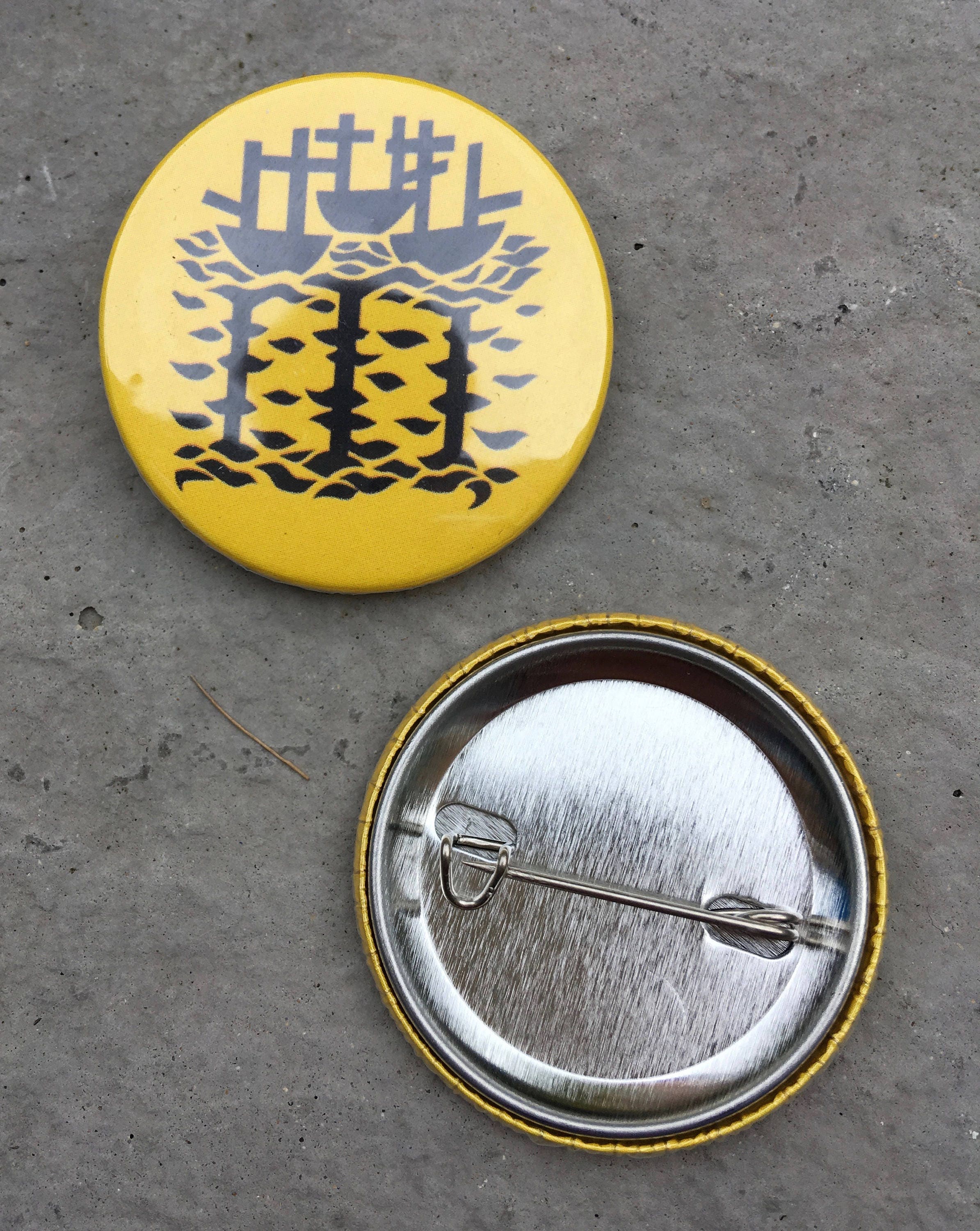 Hull-themed Badge: 'three Ships Mural' sally - Etsy