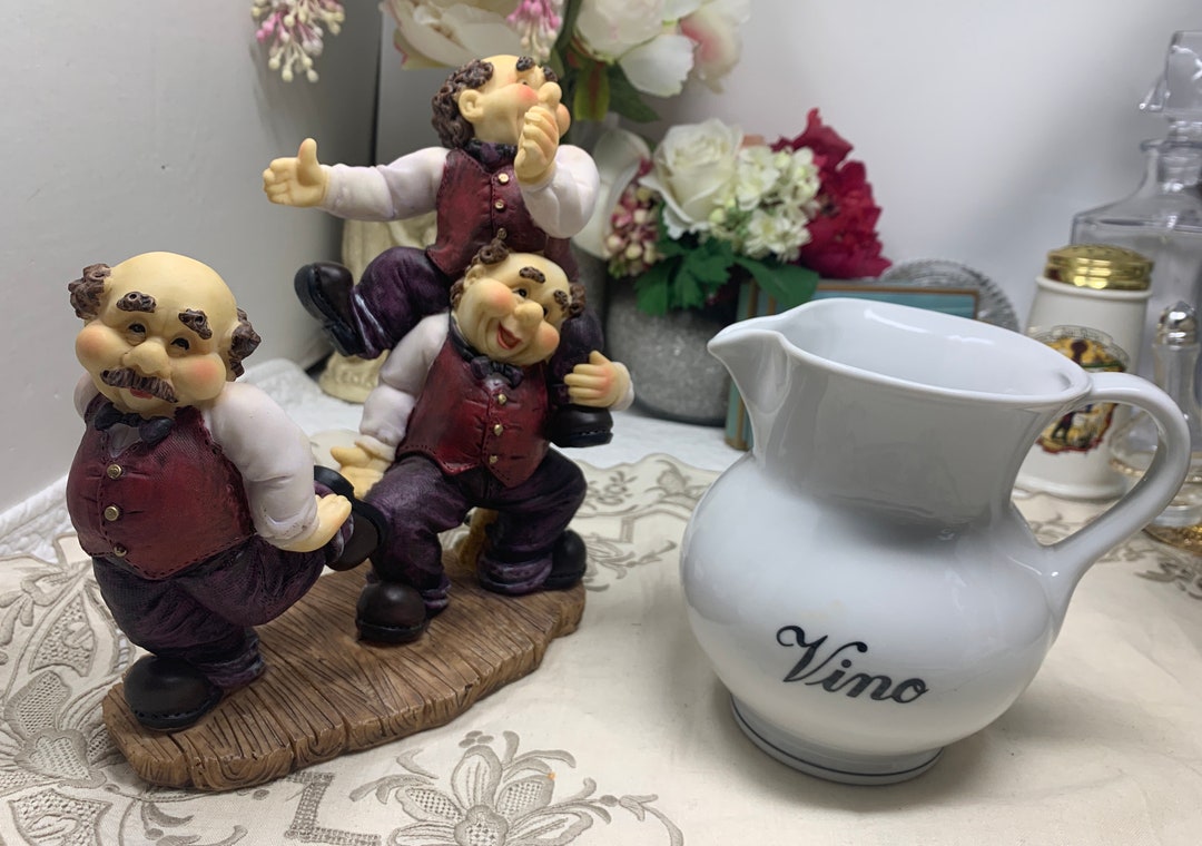 Porcelana Veracruz Vino Jug, Three Bald Waiters Wine Bottle Holder ...