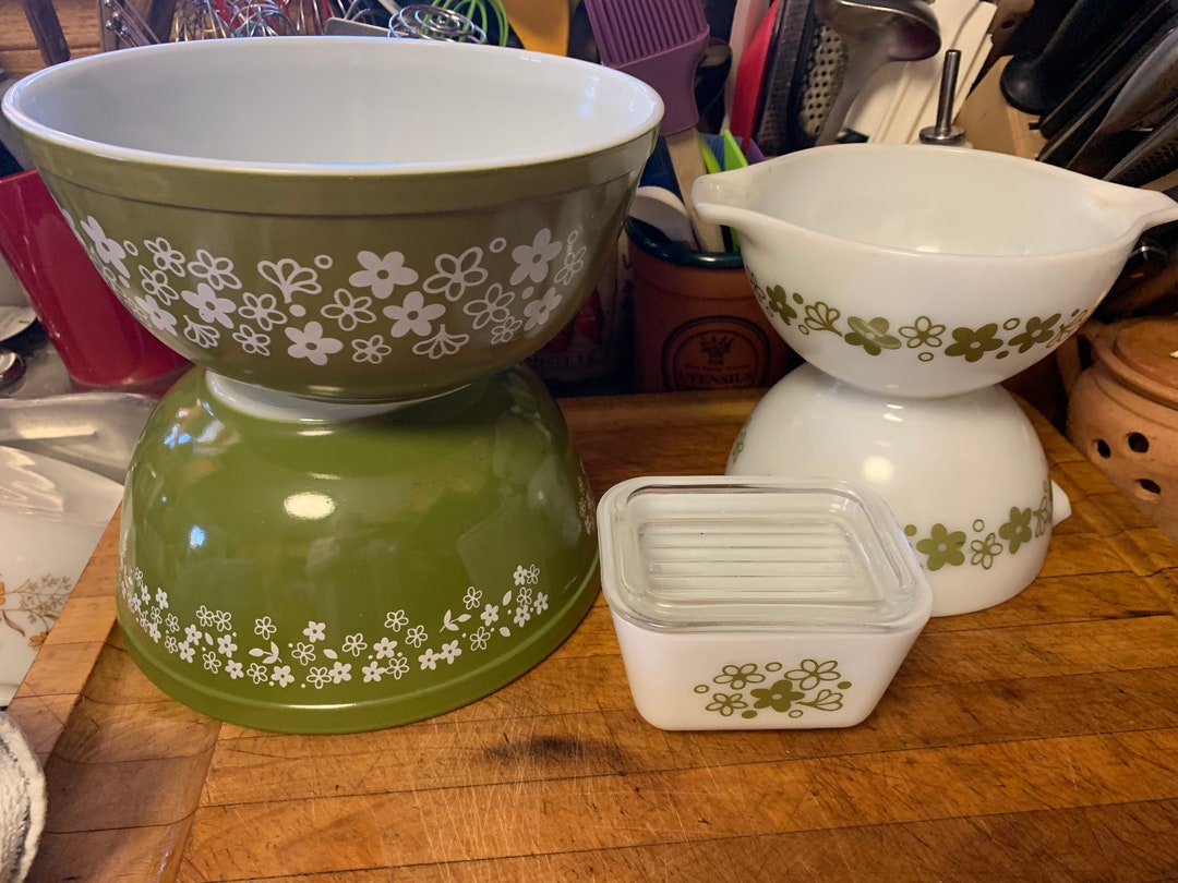 Pyrex Spring Blossoms AKA Crazy Daisy, Designer Sara Balbach, Circa ...
