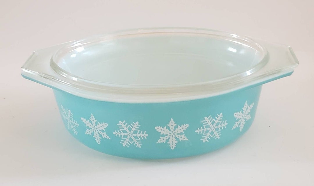 Pyrex Turquoise Snowflake 1.5 Quart Oval Casserole Dish (1956 to !967 ...