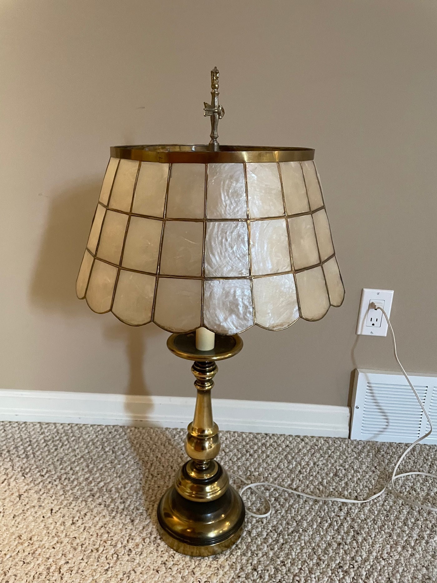 Brass Table Lamp With Capiz Shell and Brass Scalloped Shade - Etsy Canada
