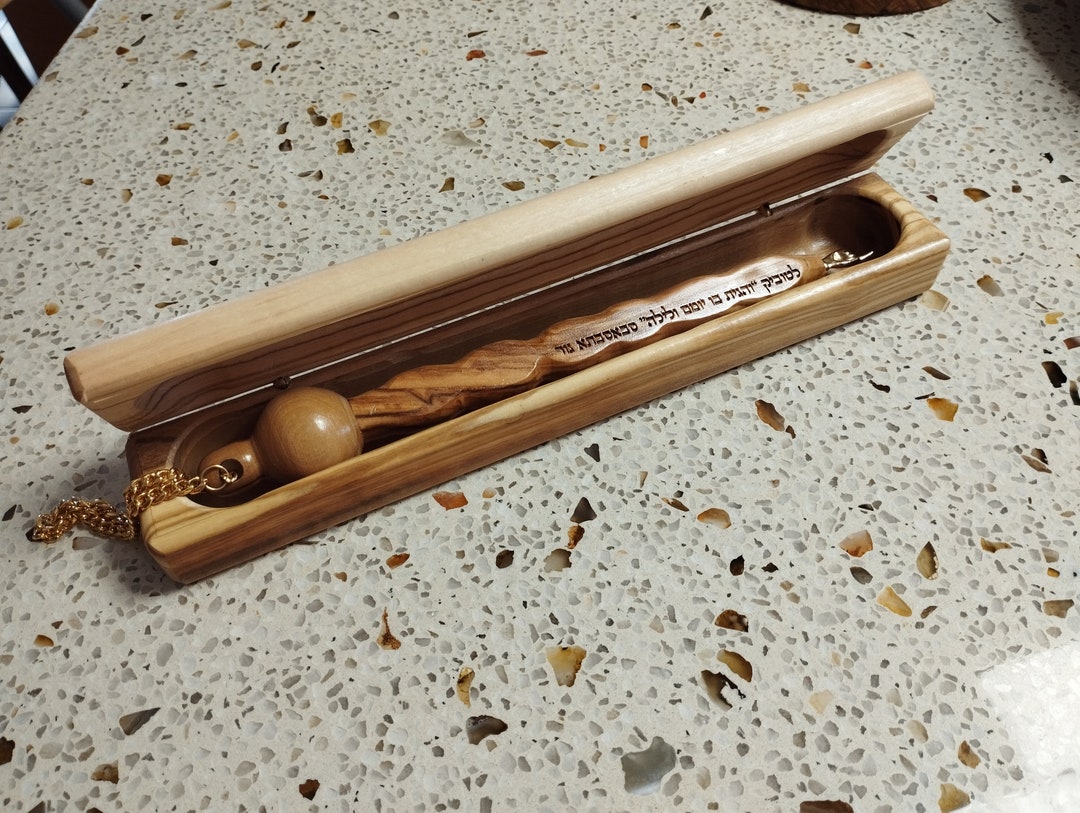 A Beautiful "yad" for Reading the Tora-made of Selected Olive Wood With ...
