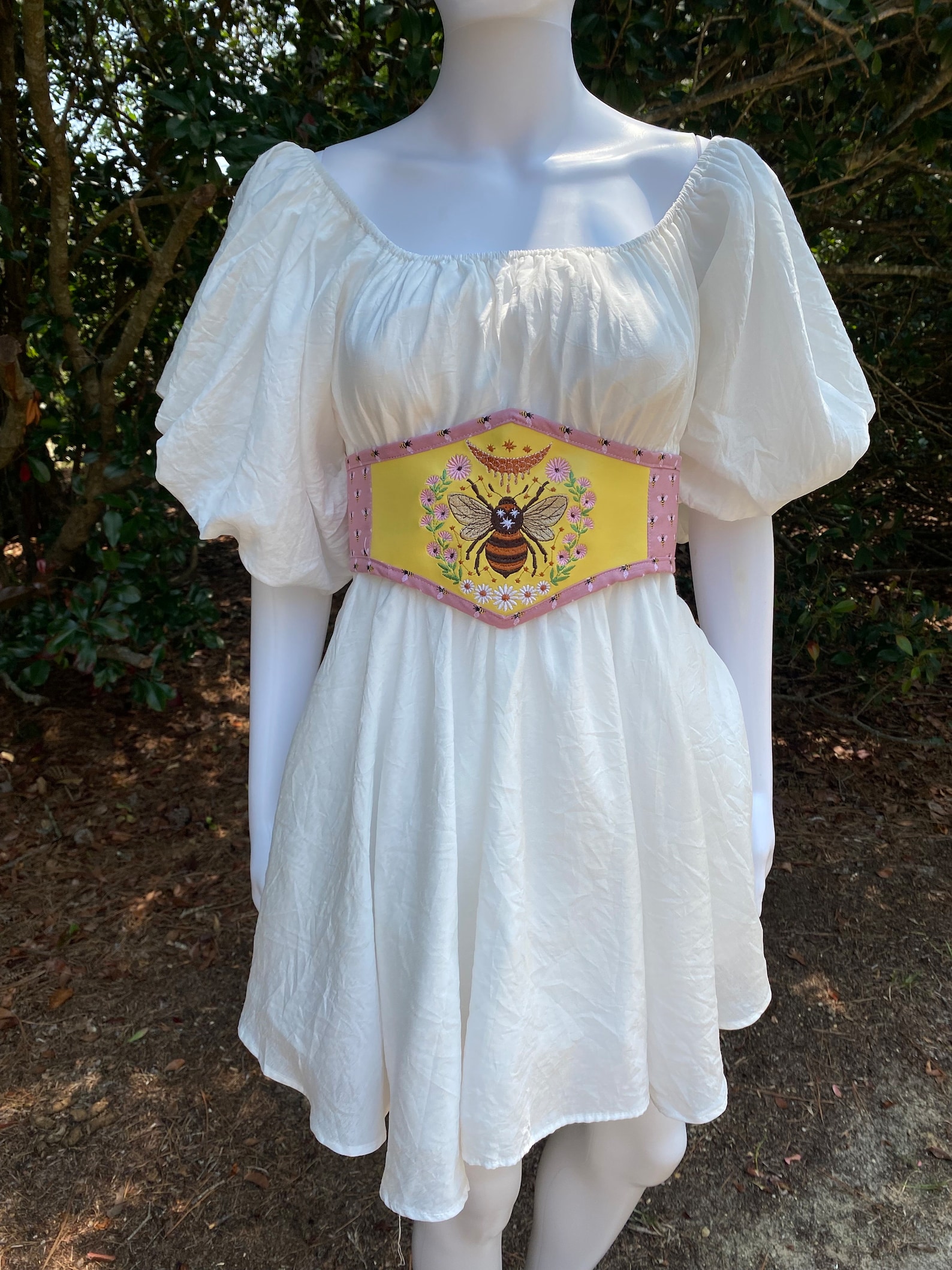 Cottagecore Bee Corset Belt - Etsy