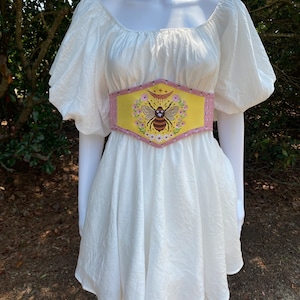 Cottagecore Bee Corset Belt - Etsy