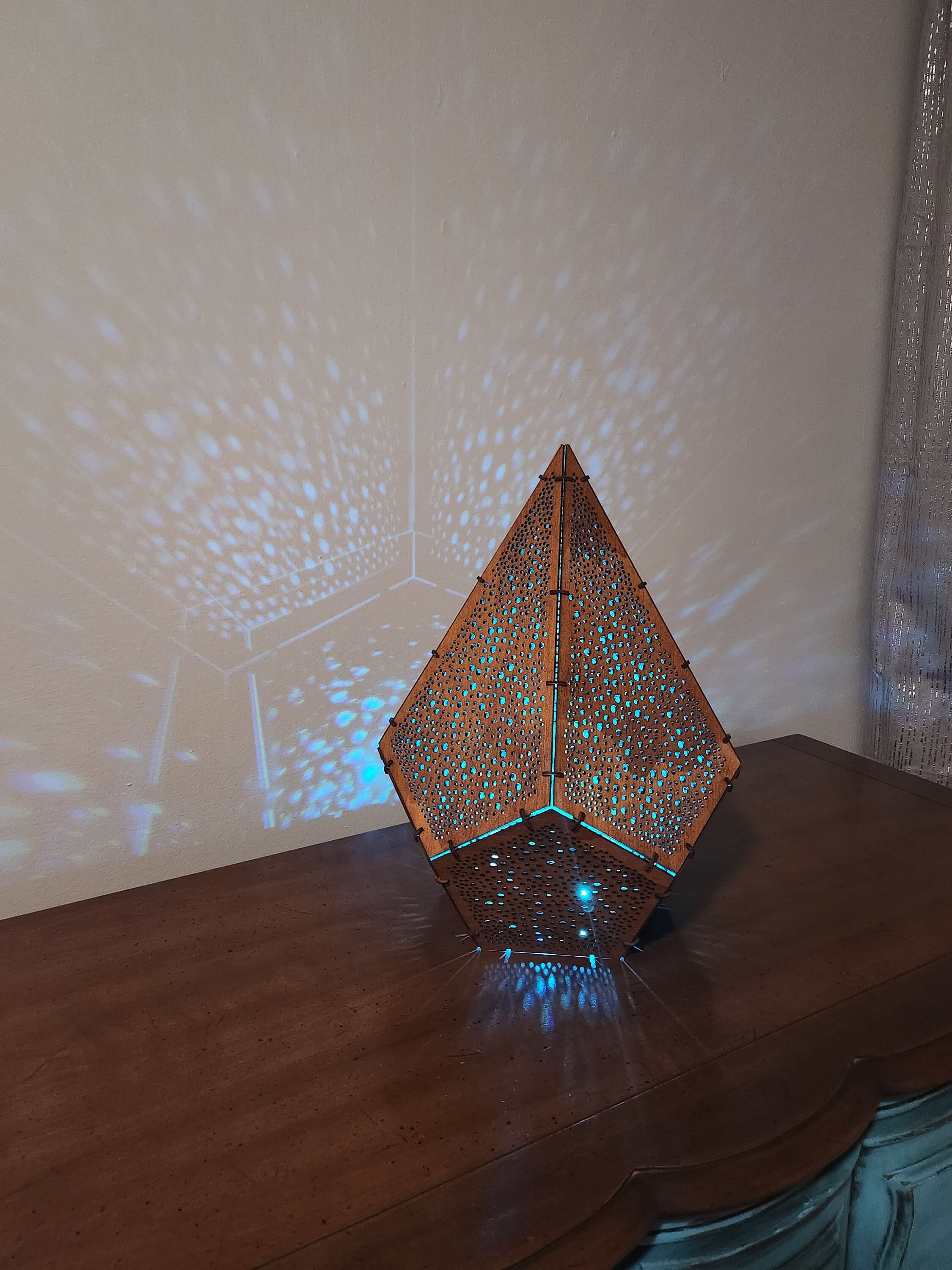 11 Sided Shadow Lamp, Geometric Teardrop - Creates Beautiful Art for ...