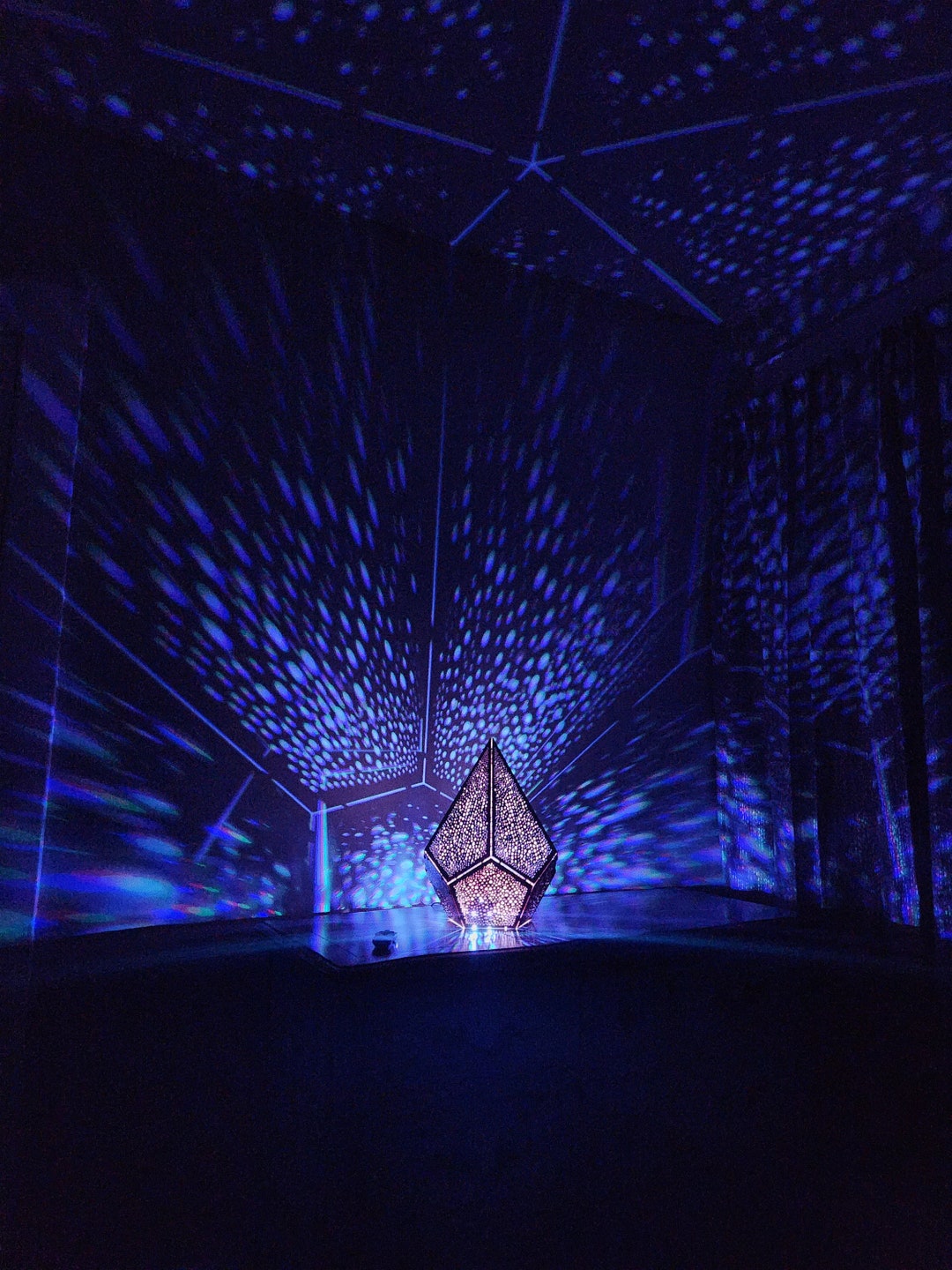 11 Sided Shadow Lamp, Geometric Teardrop - Creates Beautiful Art for ...