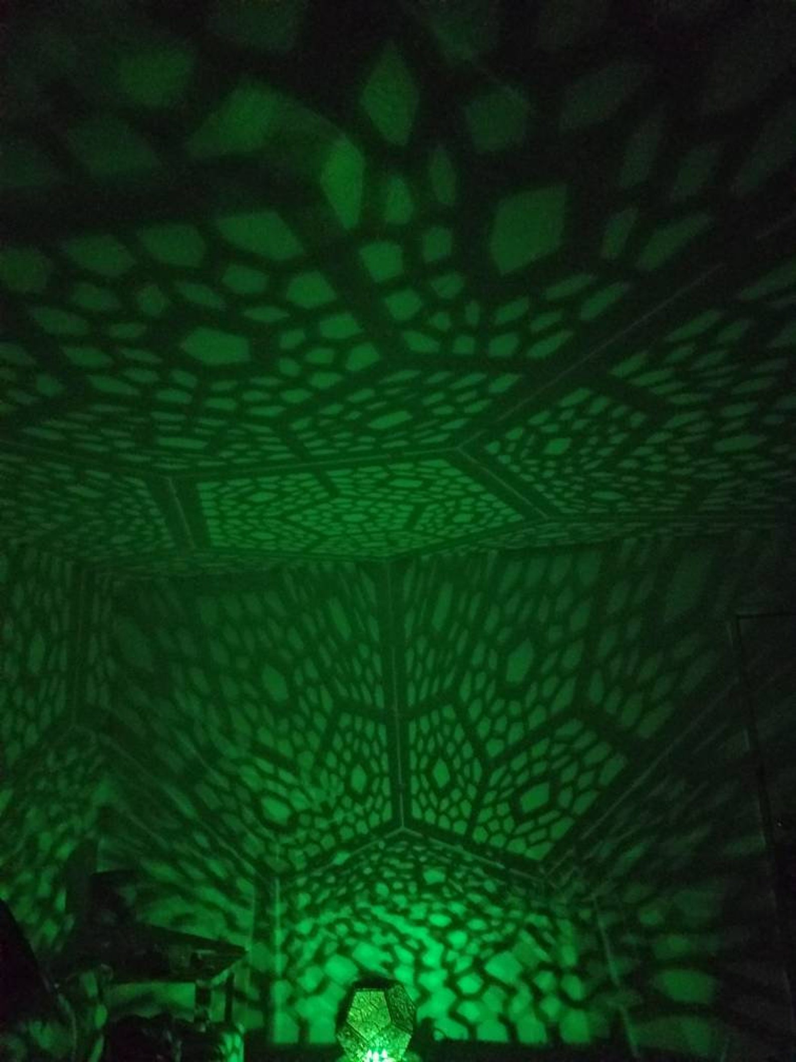 12 Sided Shadow Lamp Creates Beautiful Art For Any Room - Etsy.de