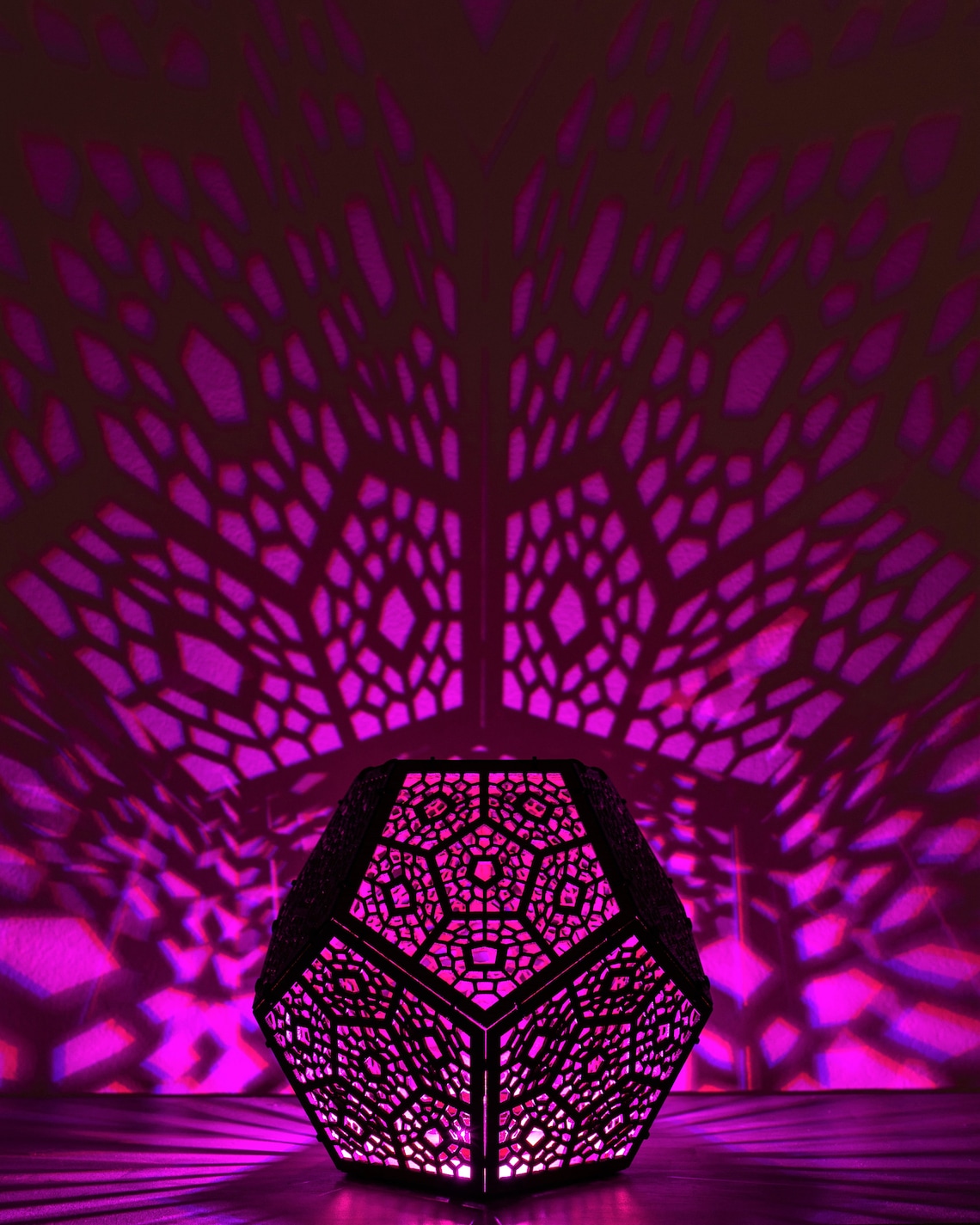 12 Sided Shadow Lamp Creates Beautiful Art For Any Room - Etsy.de