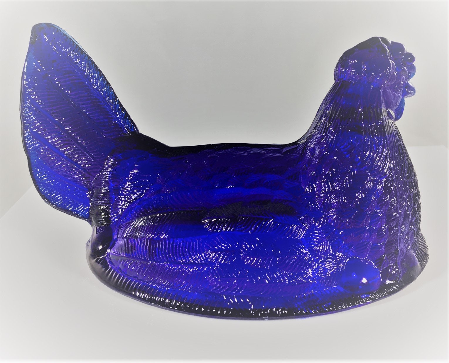 Antique Blue Glass Chicken Candy Bowl - decorliving.mx