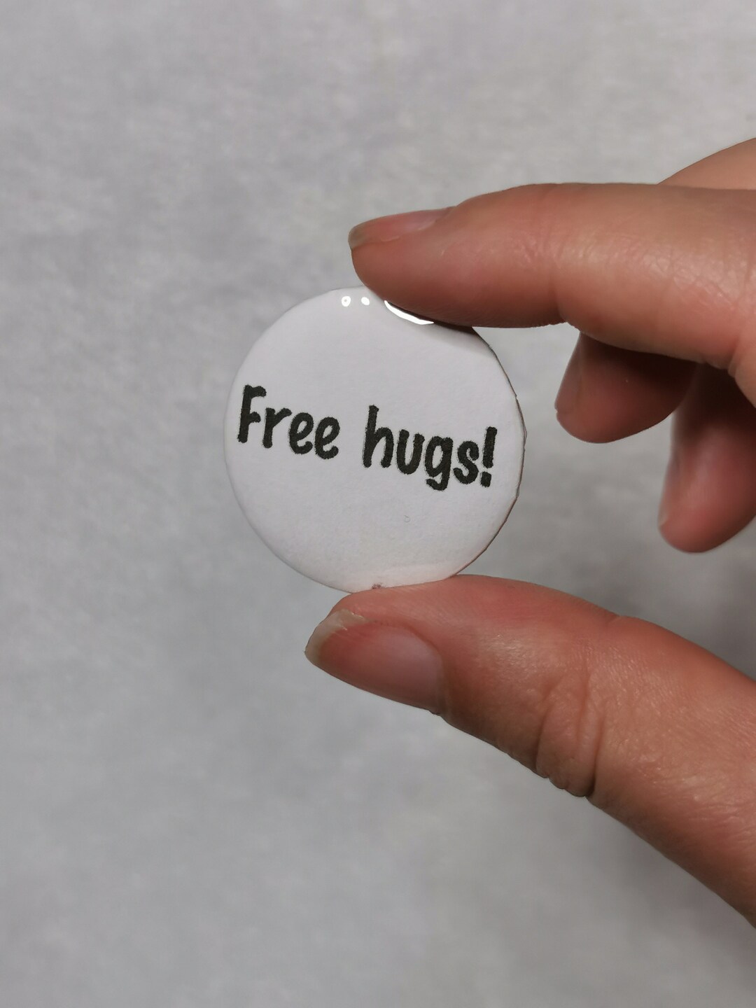 Free Hugs Button Badge - Etsy