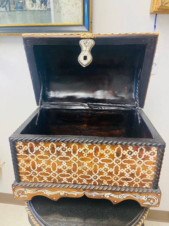 Mid-Century Bone Inlaid Chest Box or Jewelry Casket - Gem