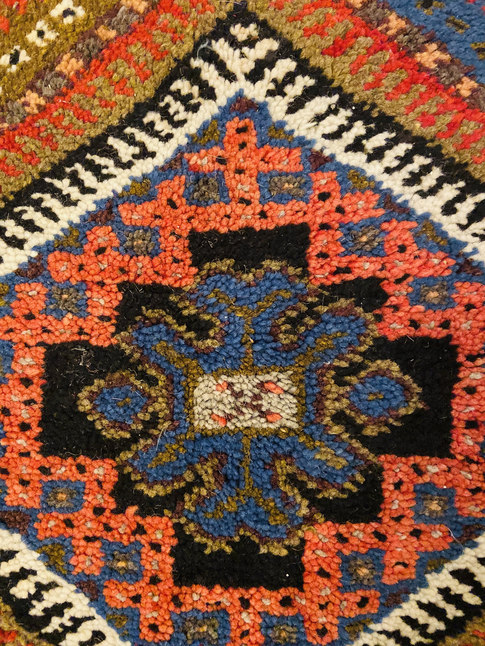 Berber Rug Medium Handwoven From Wool and Hypnotic Pattern - Etsy UK