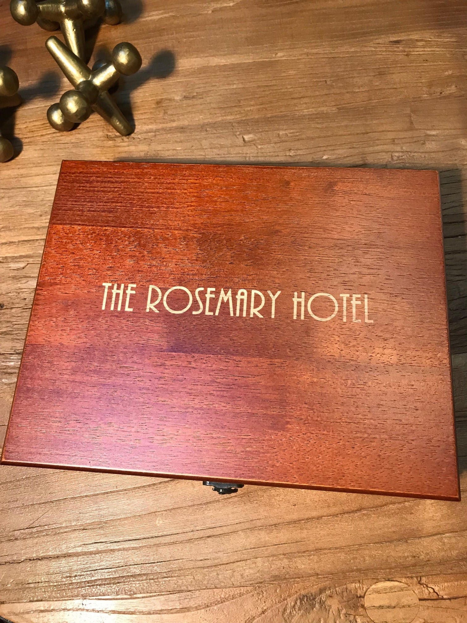 Personalized Wooden Shut the Box With Lid - Redwood Stained - Etsy