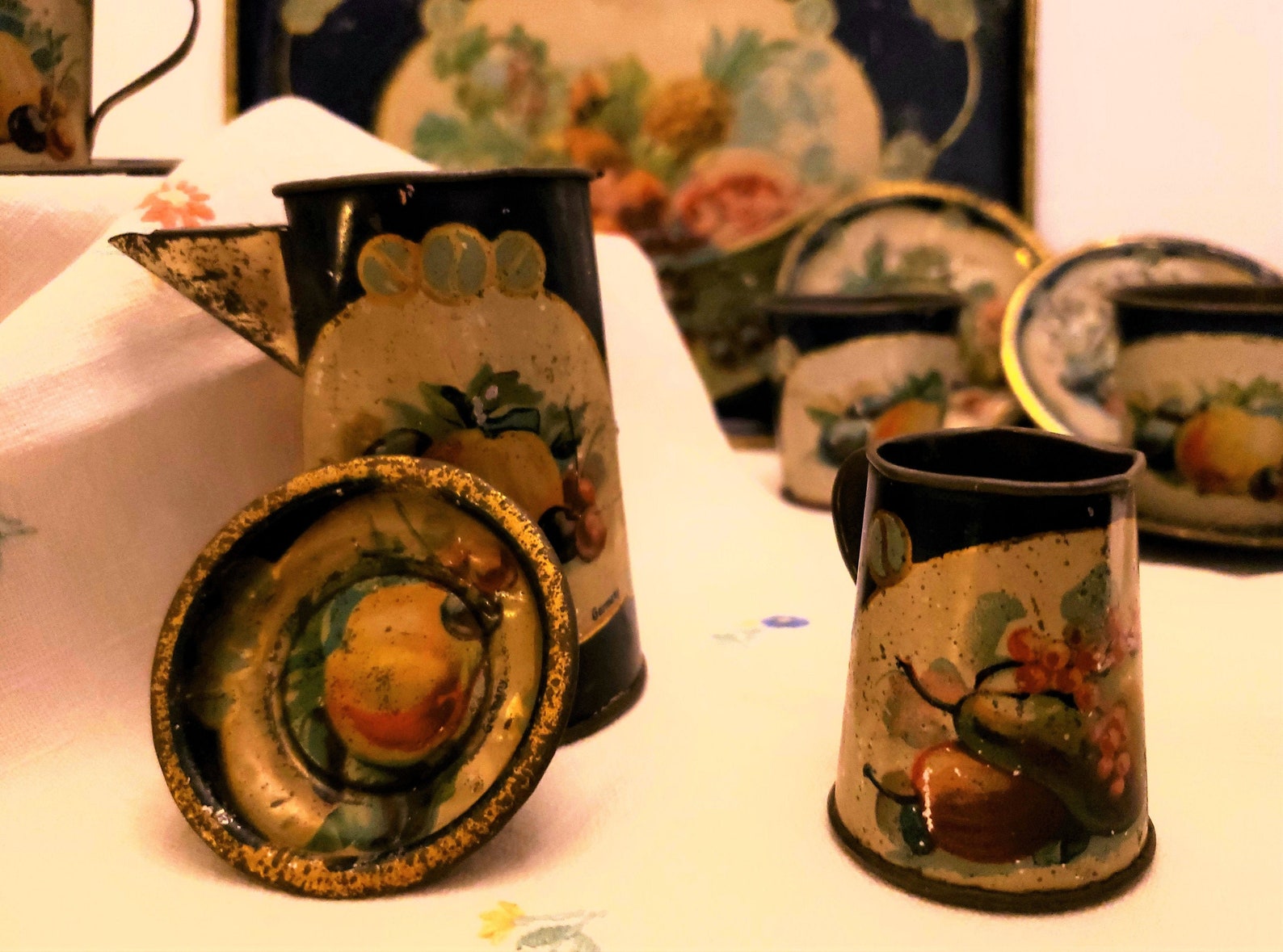 ANTIQUE CHILD TEA Set, Toy Tin 11 Piece Tea Set From Germany, 1920's ...