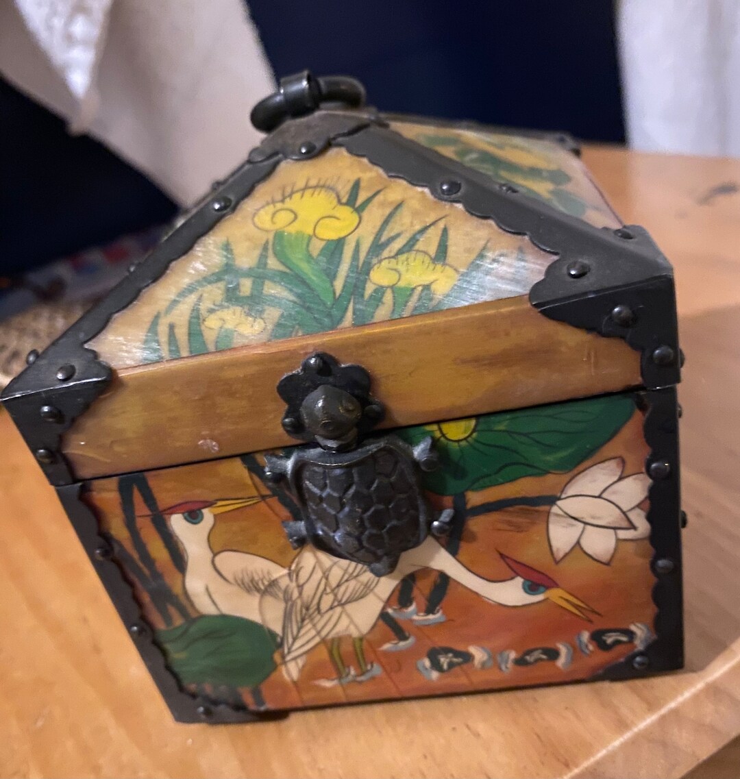 Vintage Korean Ox Horn Reverse Painted Trinket Jewelry Box Metal Turtle ...