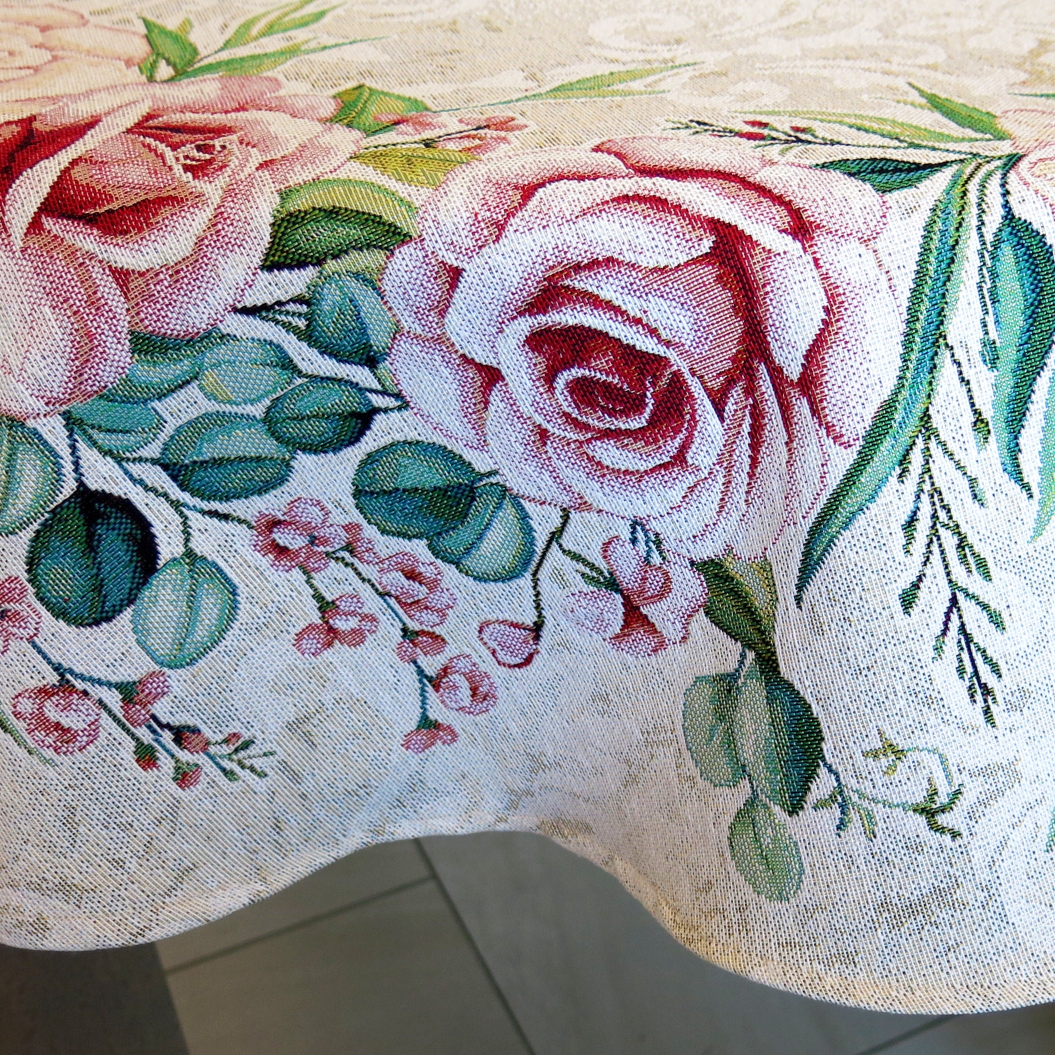 Round Tablecloth Fabric Floral Flowers Rose Table Cover Tapestry Table ...