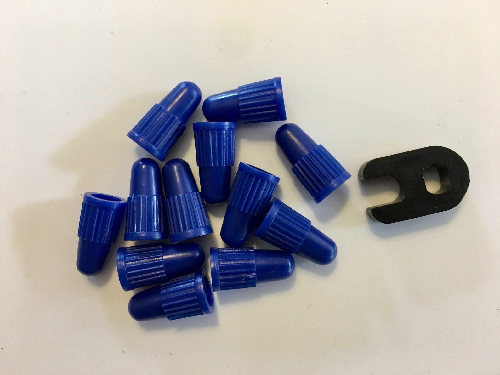 12 Raceready... Navy Blue Presta Valve Caps.. + 1 Presta Valve Core ...