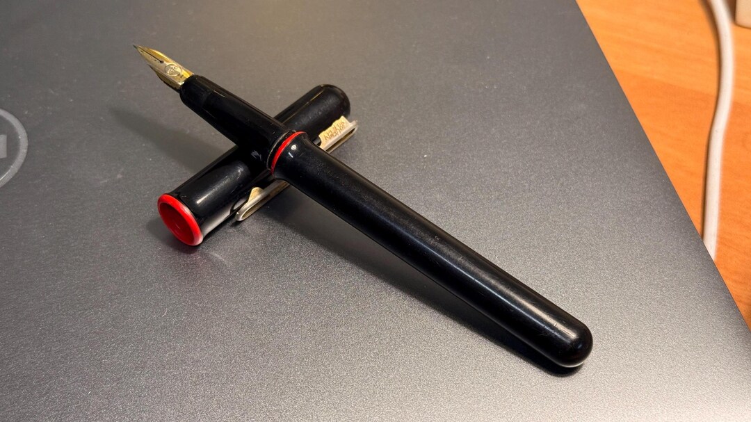 Vintage STYPEN Fountain Pen Black Fountain Pen – Elegant Writing Gift & Smooth Ink Flow Luxury ...