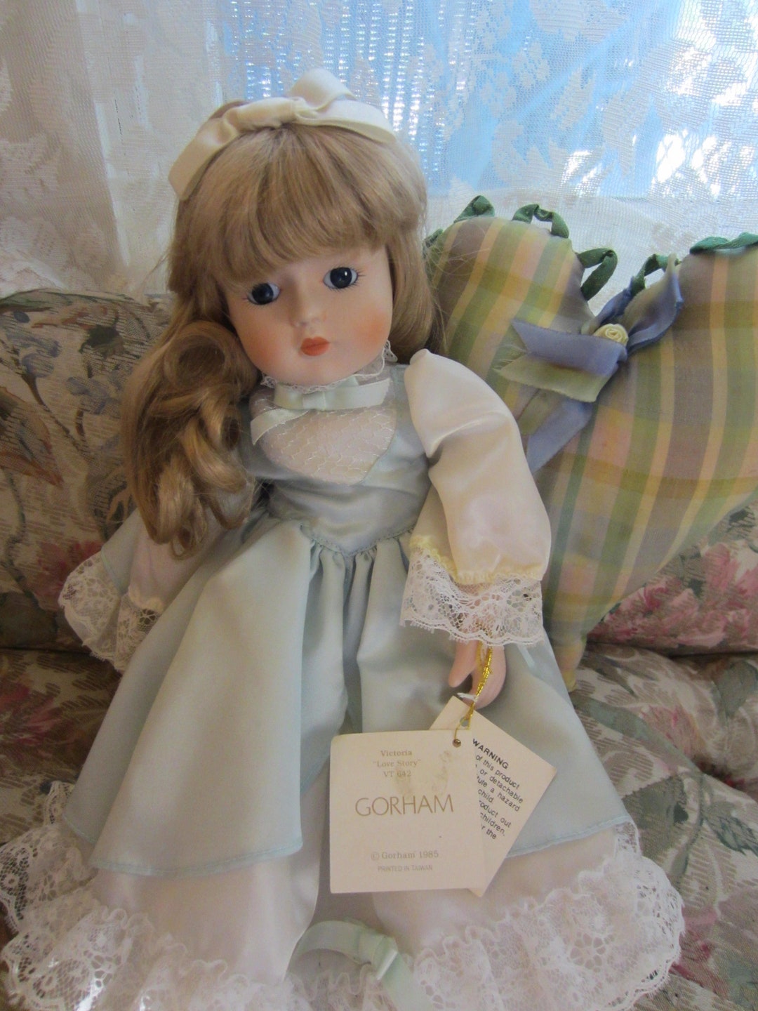 Music Box Doll,vintage 80's ,glass Eyes and Porcelain, Wind up and It ...