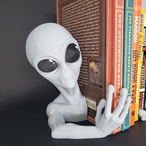 3D Printed Alien Book End: Sci-fi Shelf Decor - Etsy