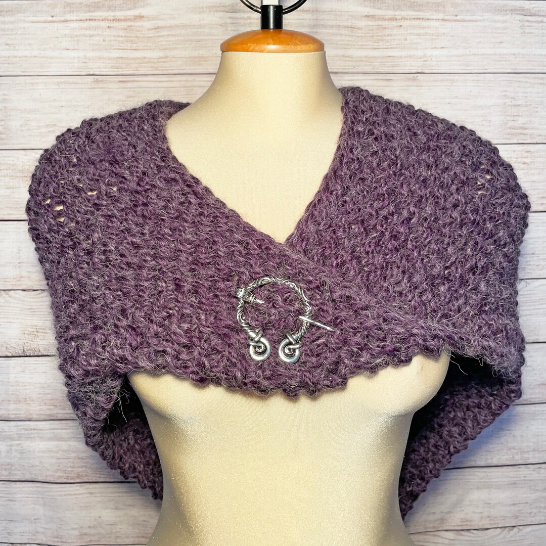 Outlander Inspired Claire's Infinity Cape With Silver Tone Penannular ...