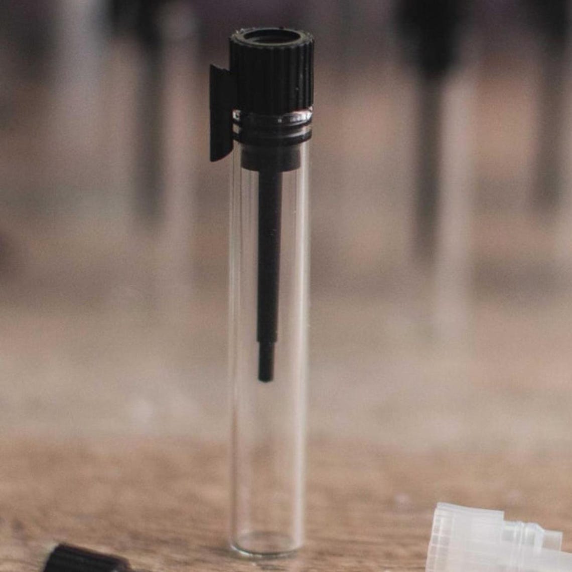 PERFUME SAMPLER VIALS 1 Ml Qty: 25 - (8x45 Mm) Small Vials, Short Vials ...