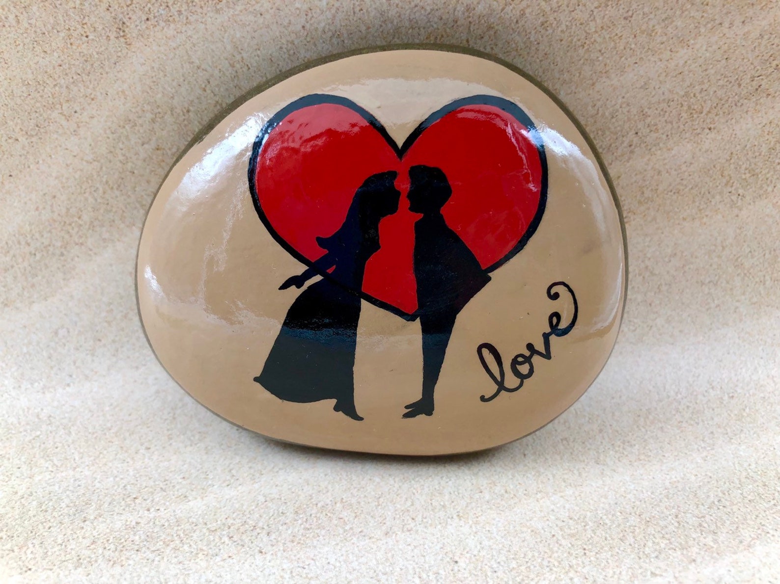 Kissing Couple Silhouette Painted Rock Love Painted Stone - Etsy
