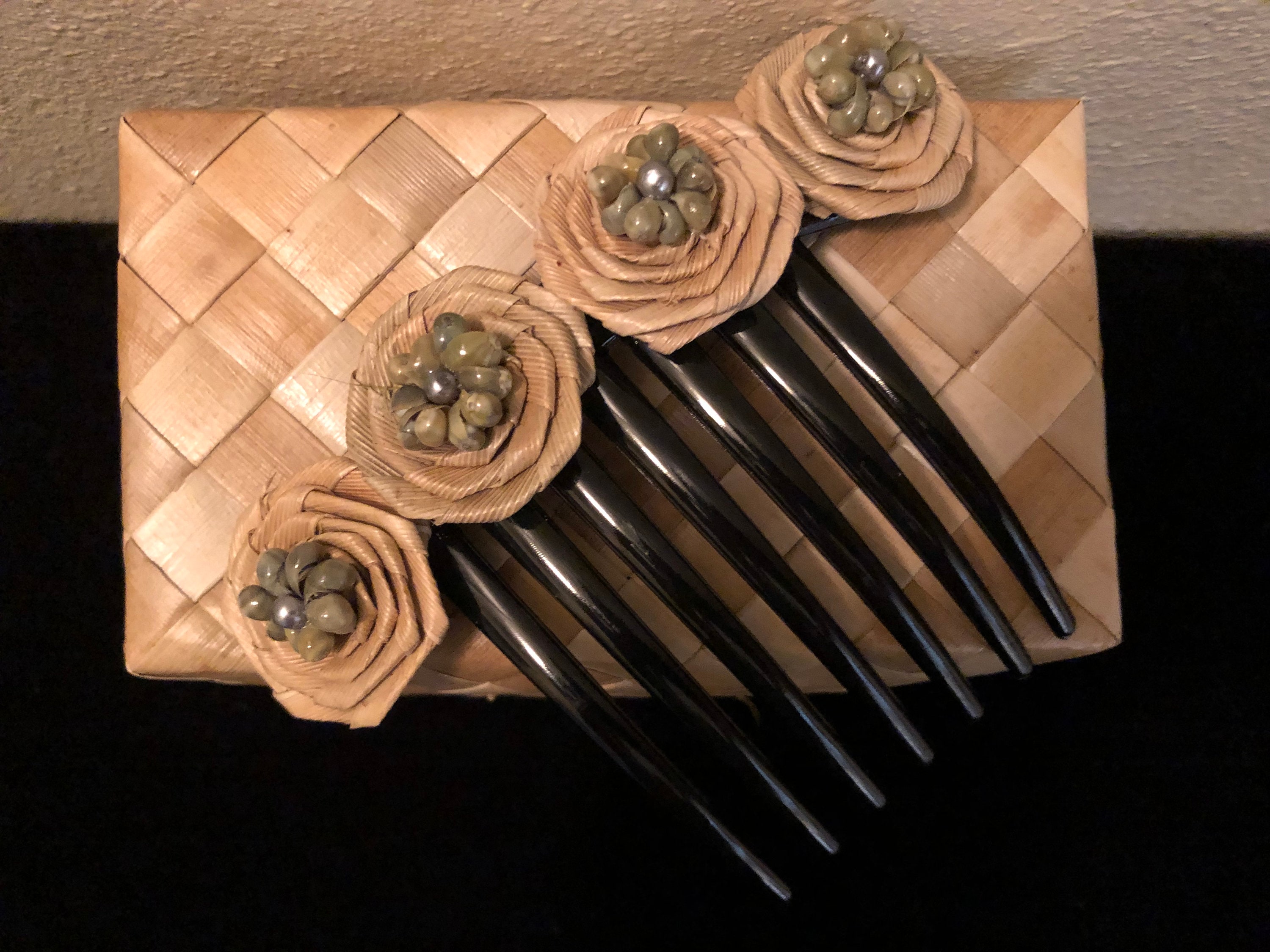 Lauhala Rosette French Combgreen Mongo Shell Hair - Etsy UK