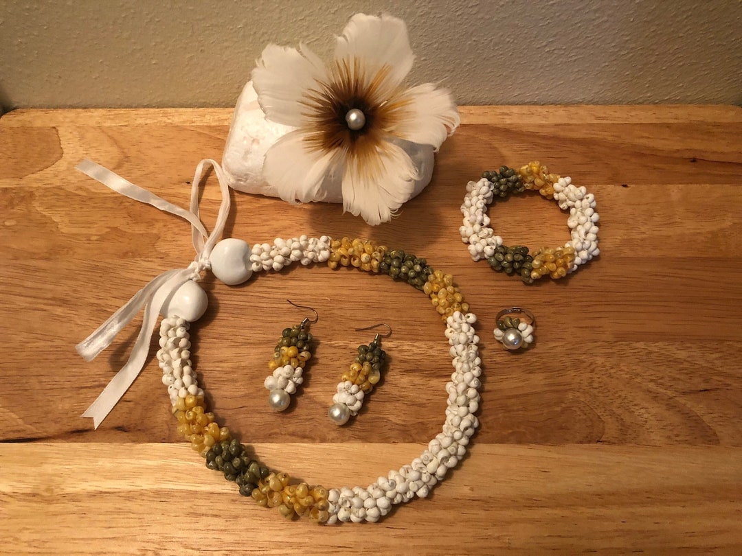 Multi Color Mongo Shell & Feather Hair Pick Combo Set,hawaiian Wear ...